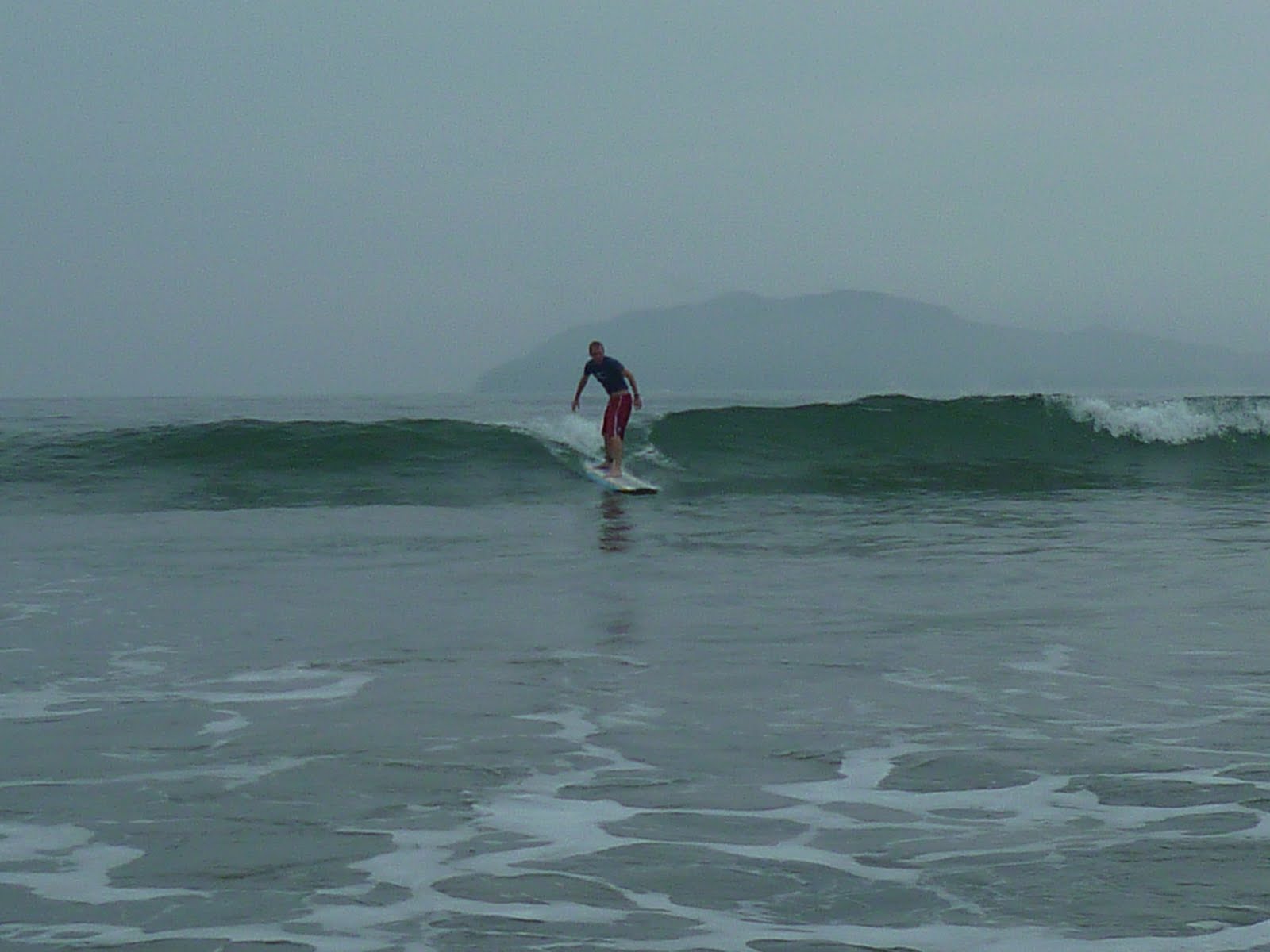 Blogging Honduras: Surfing with Rodney
