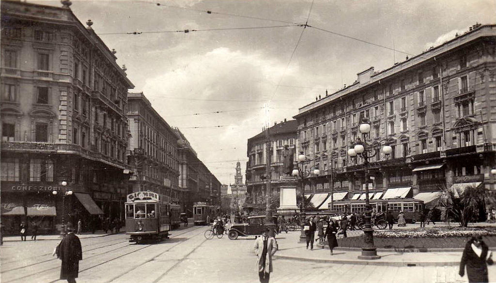 64 Amazing Photos Capture Street Scenes of Milan in the 1930s ~ Vintage ...