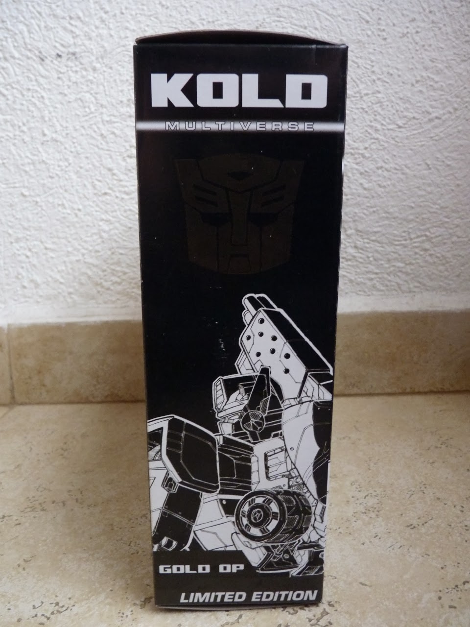 Underneath The Radar: Fast Forward: ¡3,300! KOLD Multiverse Gold OP LE-01