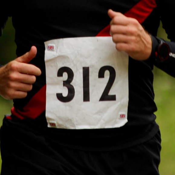 @Exercise_gear: BIBBITS: magnetic race bib holders