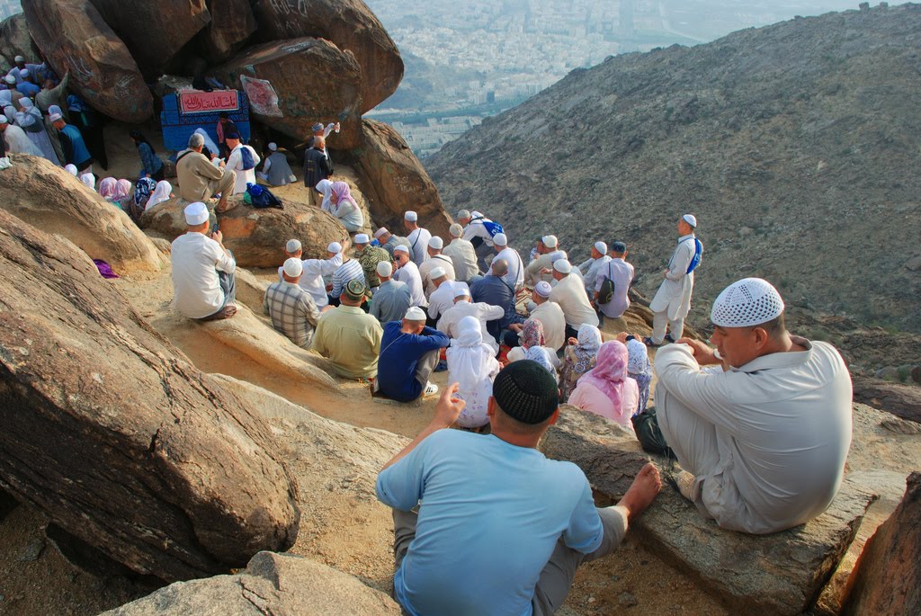 ISLAM the religion of PEACE: Muqadas Makamat