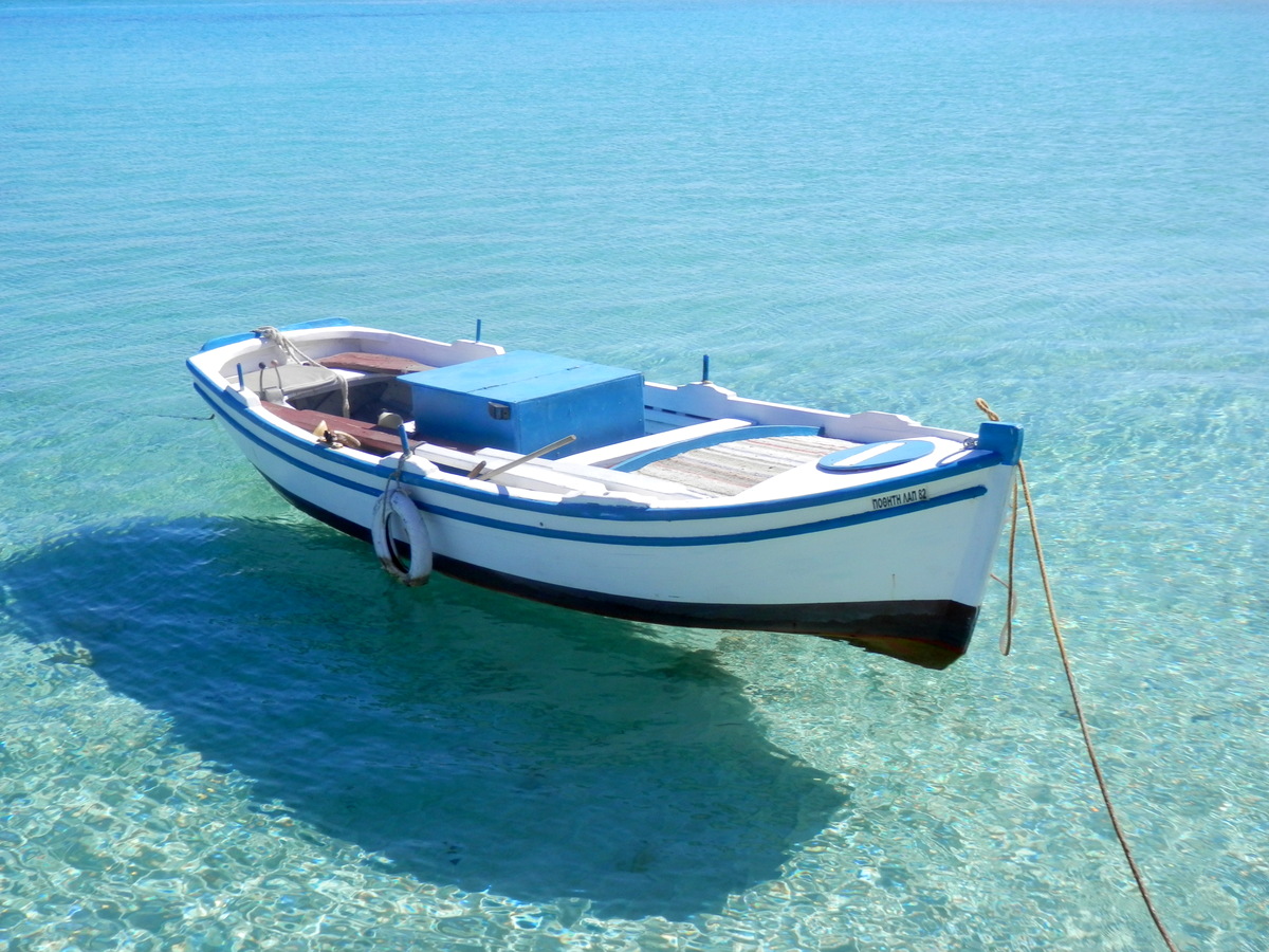 AdelinFM Kythira : ΠΩΛΕΙΤΑΙ ΞΥΛΙΝΗ ΒΑΡΚΑ (ΠΑΠΑΔΙΑ) ΣΤΟ ΔΙΑΚΟΦΤΙ