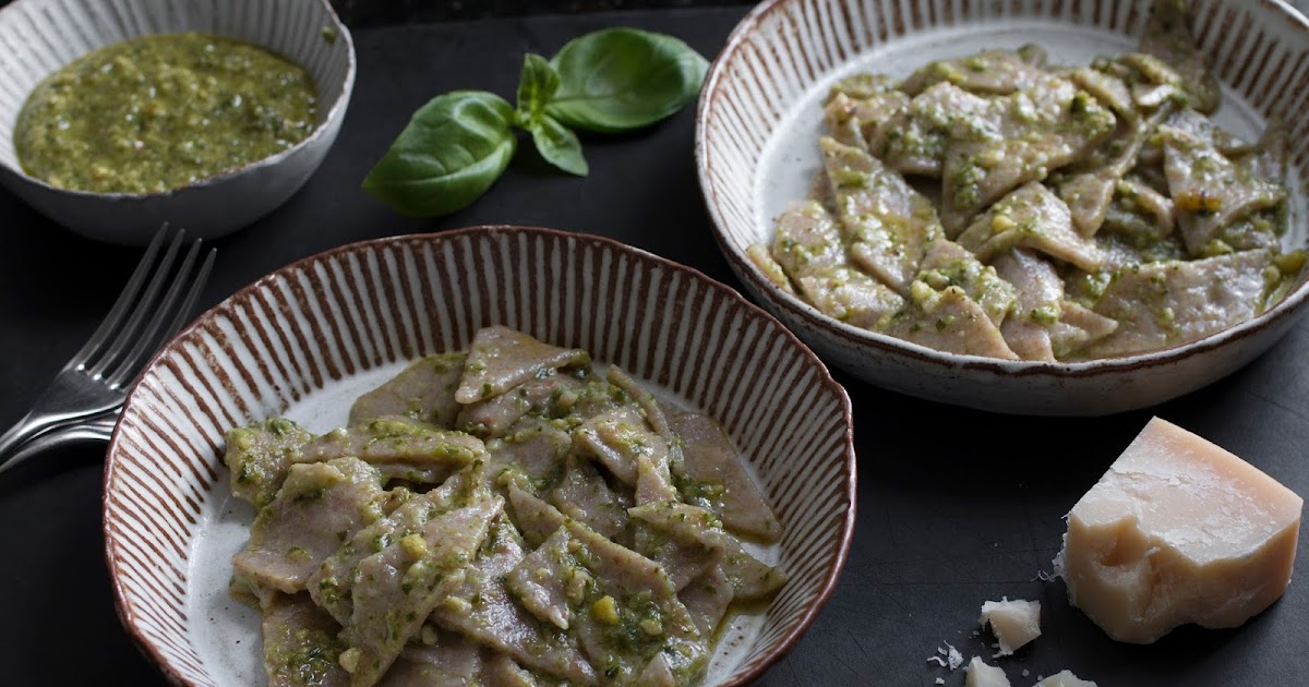 mani in pasta: Testaroli al pesto