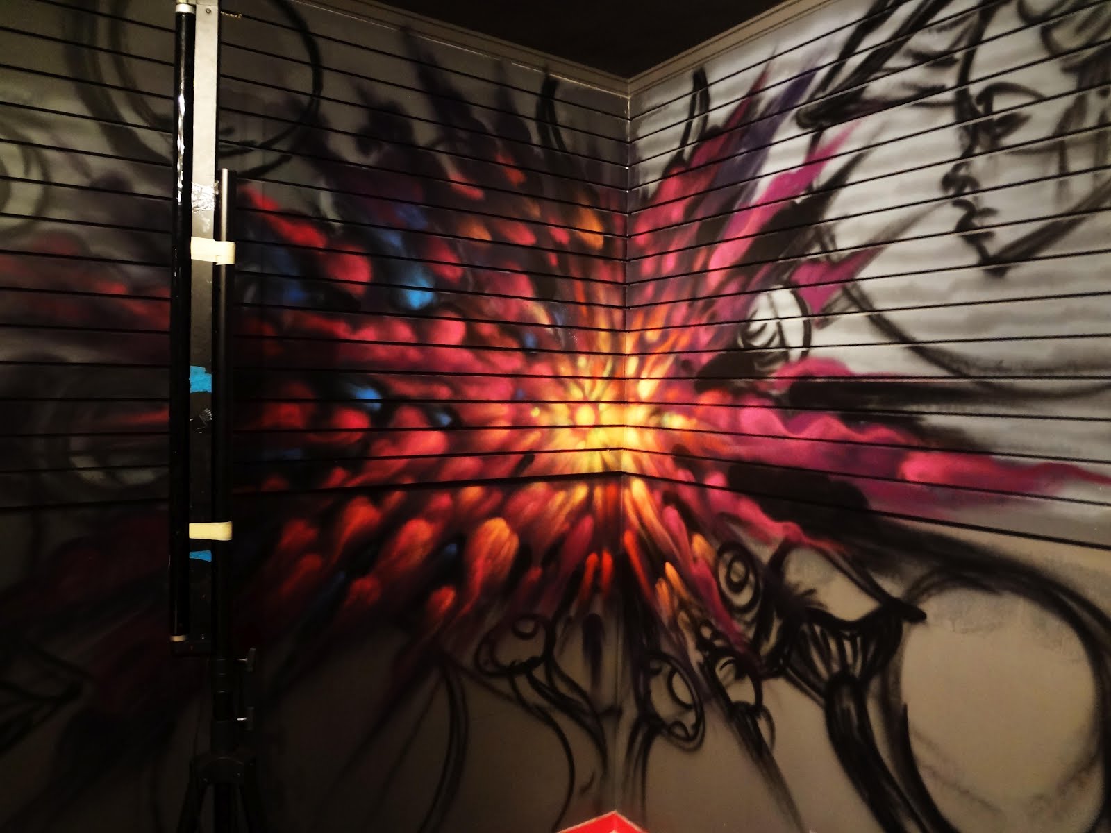 THE BLACK LIGHT KING: Flamez Smoke Shop Mural In west LA