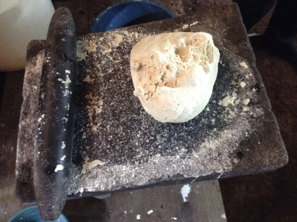 Las Aventuras del Tío Tlacuache: ¿Sabes qué es el metate?