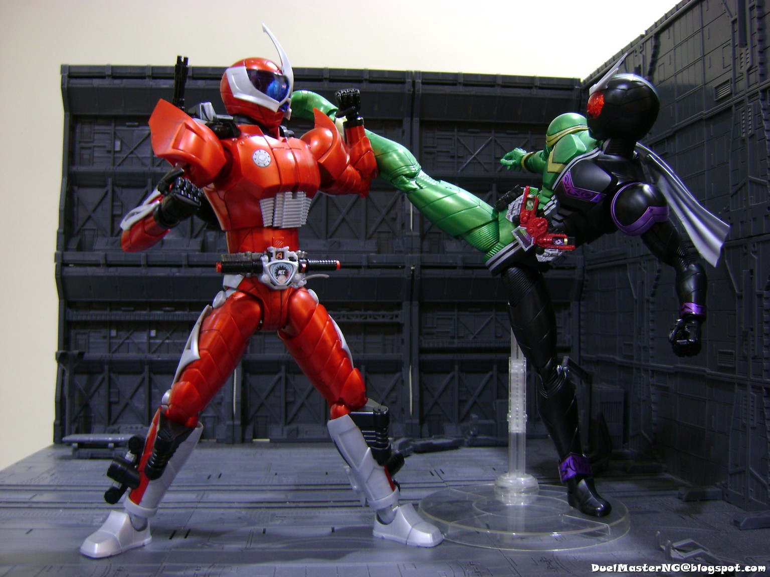 DuelMasterNG Gunpla: MG Figure-Rise - Kamen Rider Accel (Bandai)