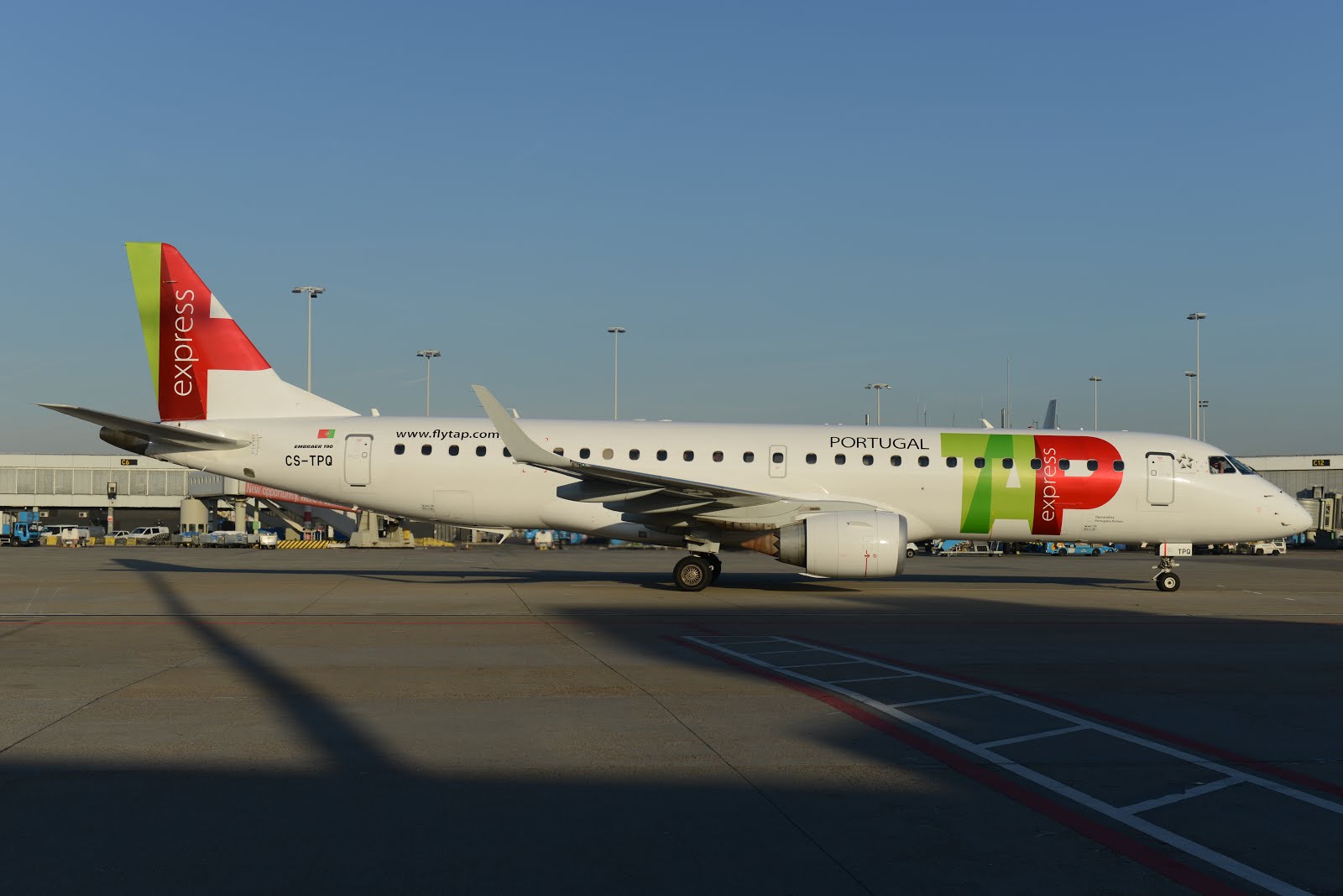 Flyingphotos Magazine News: TAP Portugal schedules new E190 routes in W16