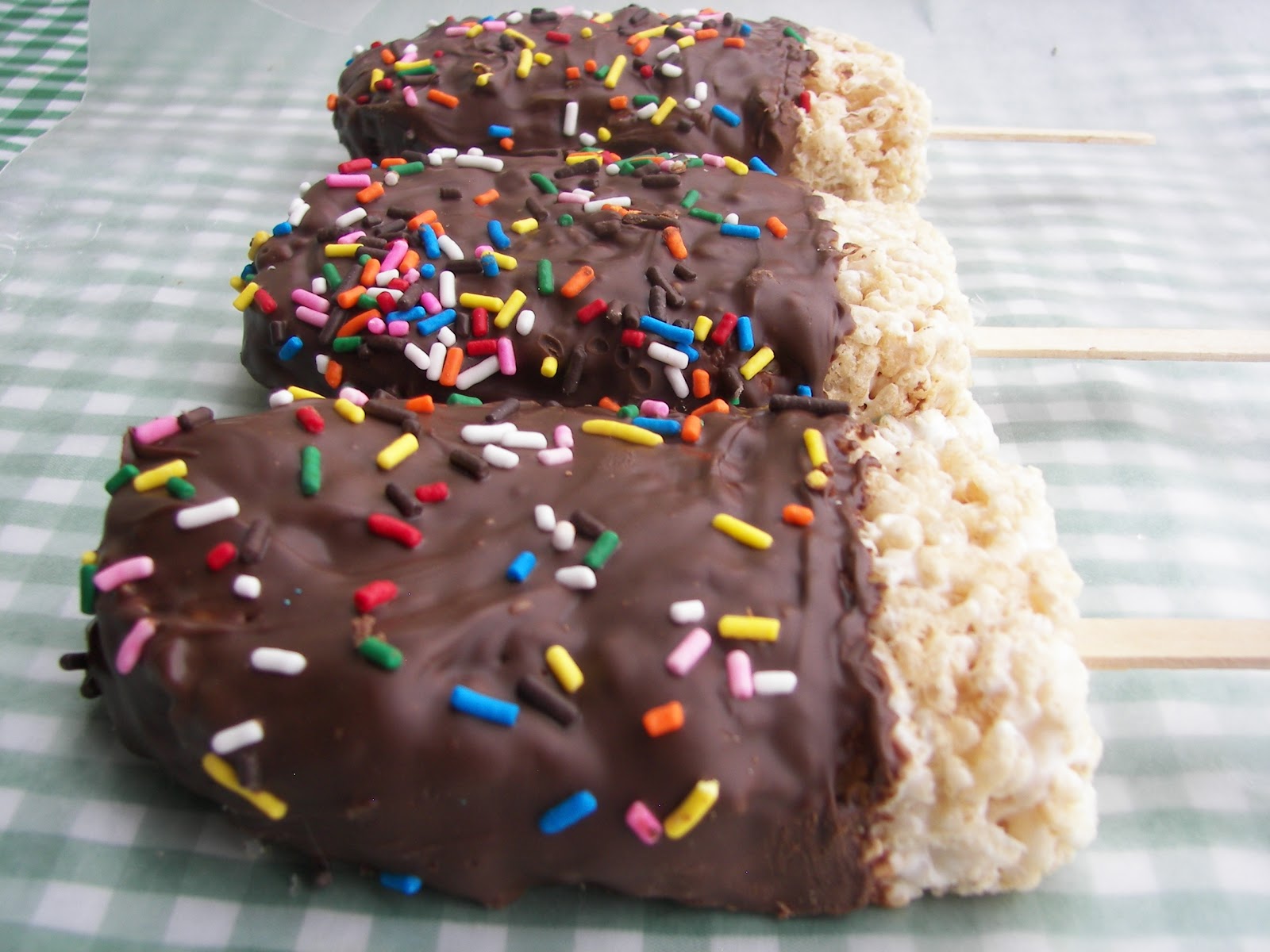 Red Couch Recipes: Rice Krispie Ice Cream Bars