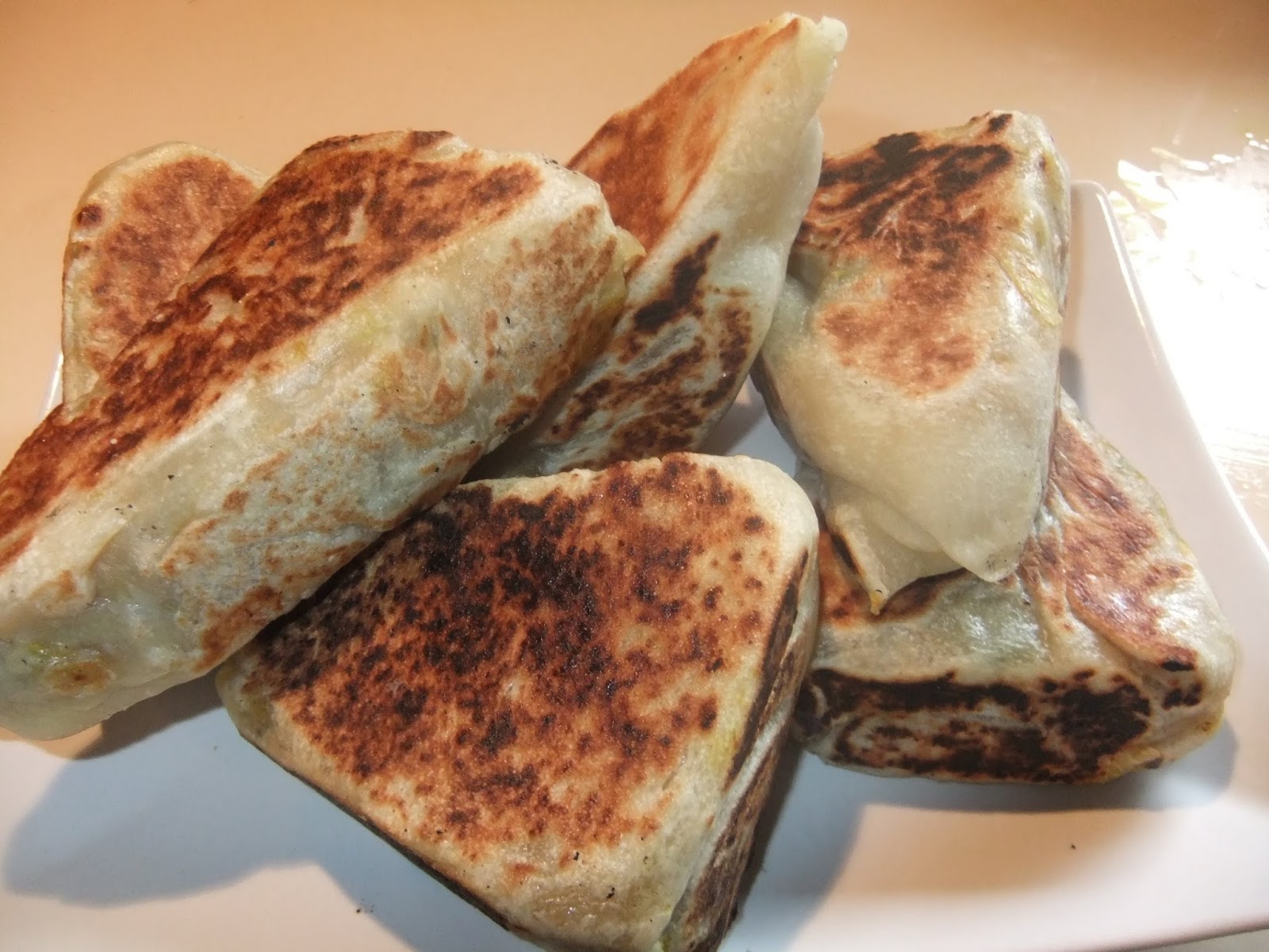 Ammis Kitchen: Filled godamba rotis - Sri Lankan street food