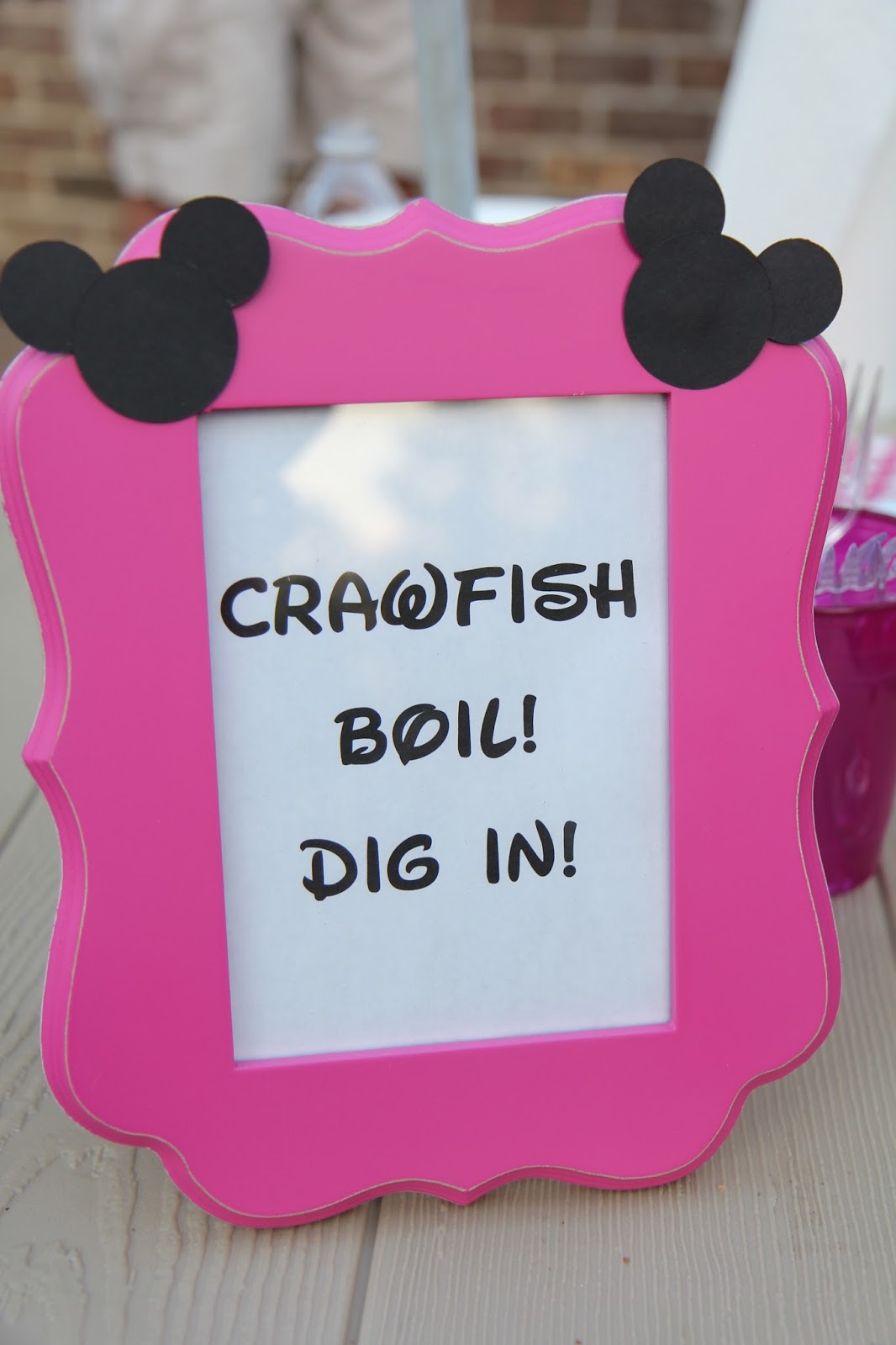 Mom With a Glue Gun: The Minnie Mouse Extravaganza