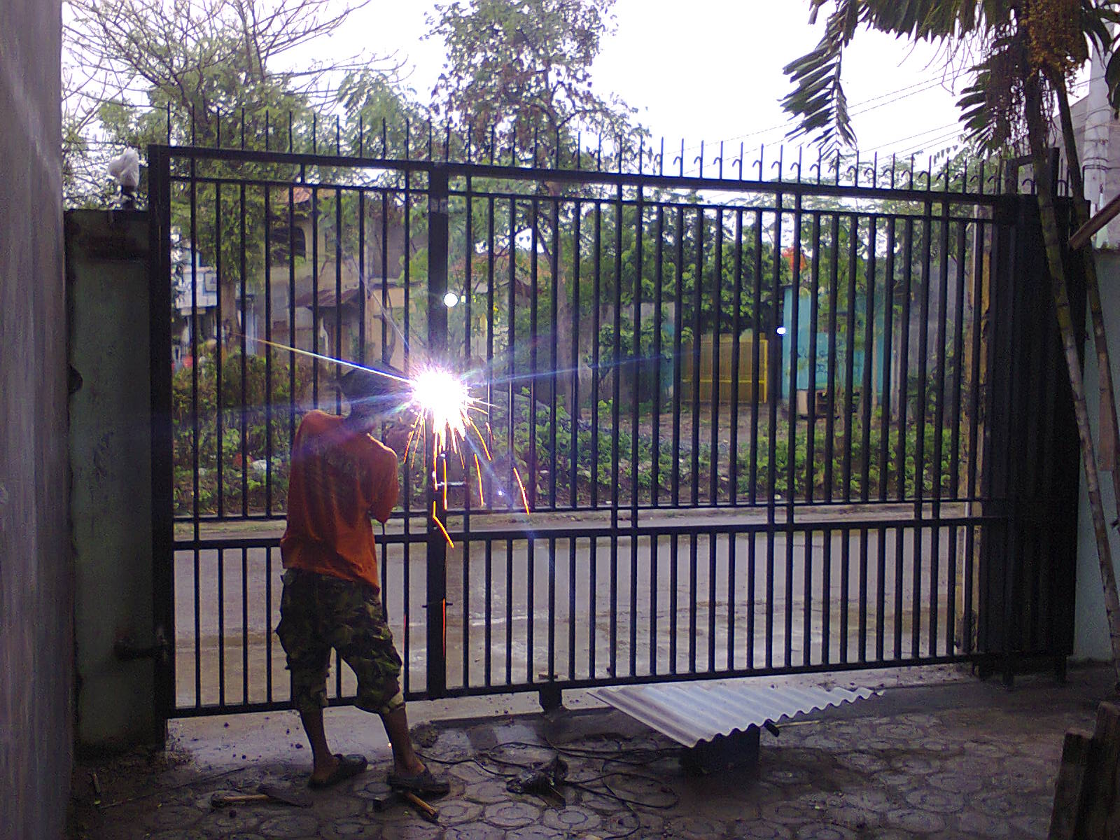 BENGKEL LAS BEKASI: BENGKEL LAS PAGAR BEKASI