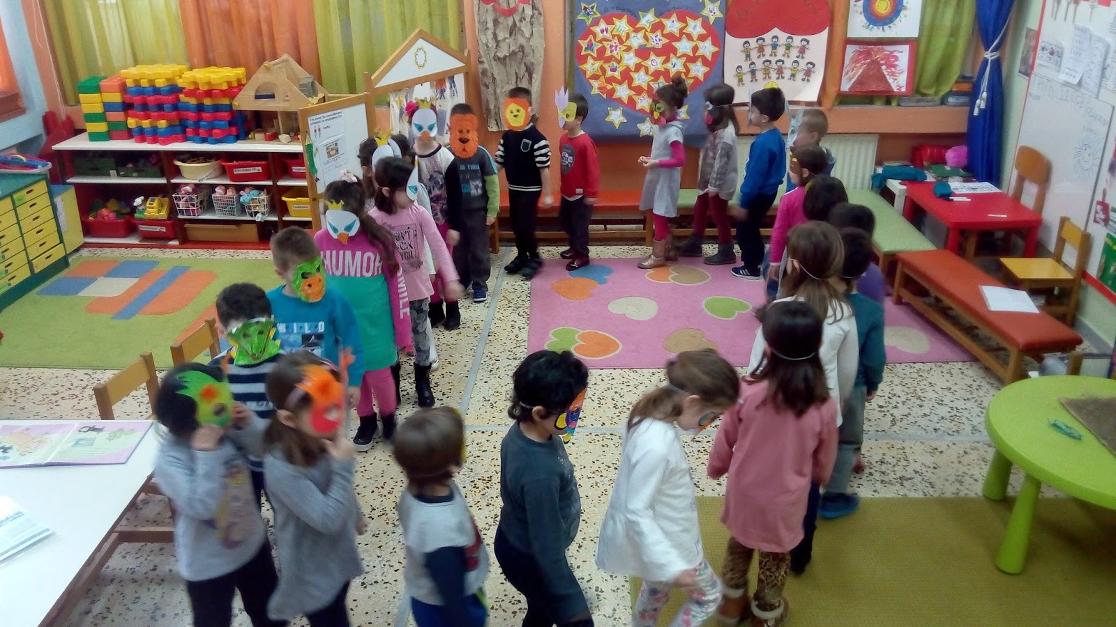 Ένα Νηπιαγωγείο γεμάτο Χαμόγελα... : Το καρναβάλι των ζώων!
