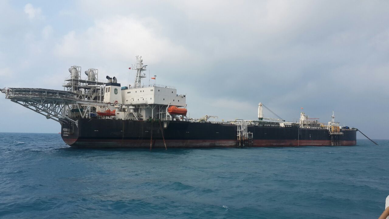 Sekilas tentang Floating Storage Offloading di laut lepas