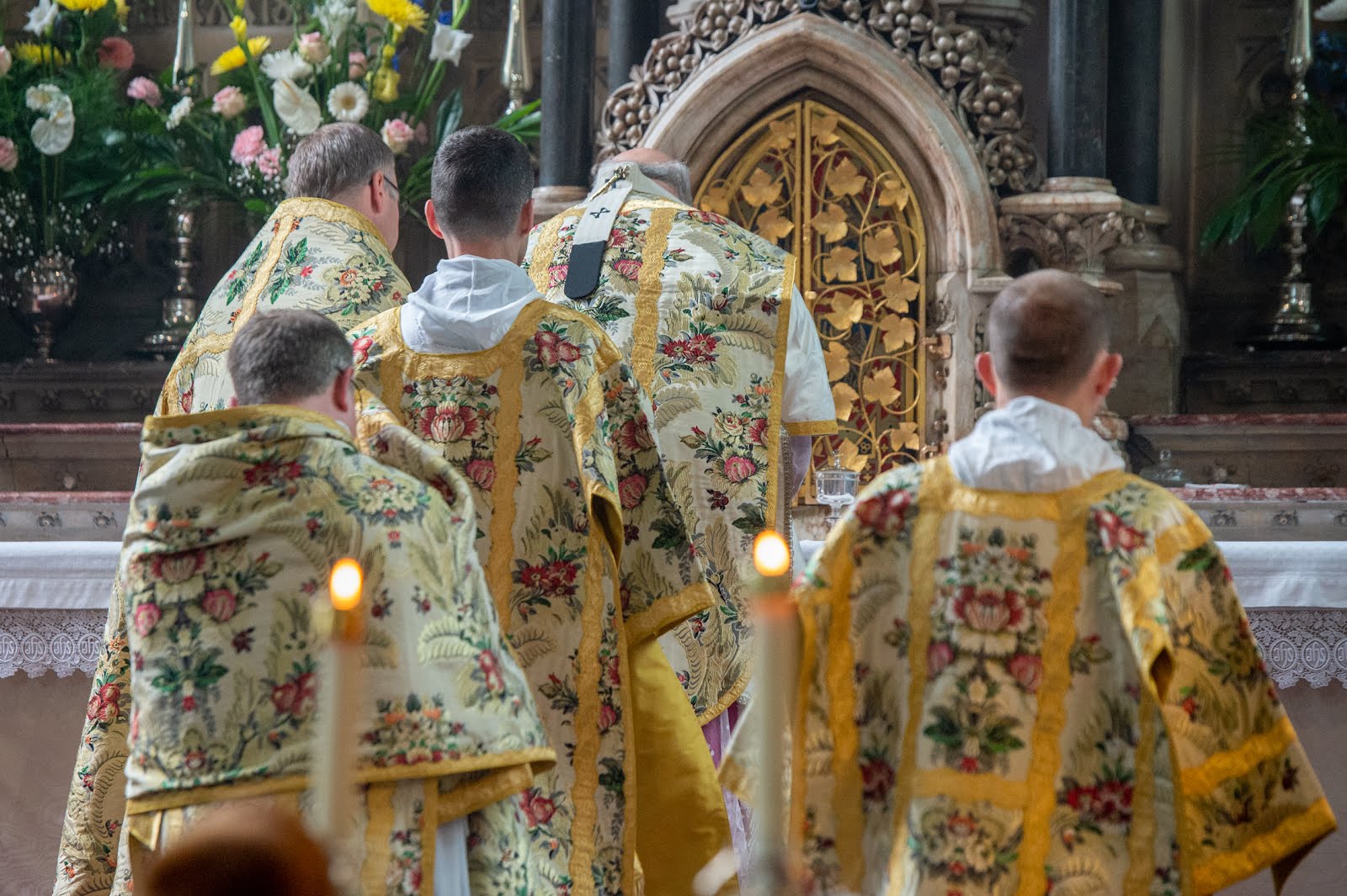 Photo Post: Solemn Pontifical Mass in Warrington (Or: More Examples of ...