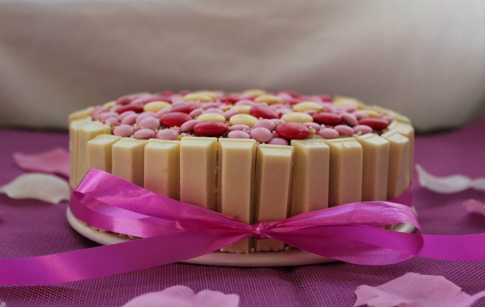Tarta Kit Kat de Chocolate Blanco - Cocinando con las Chachas