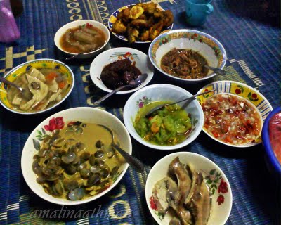 SELAMAT DATANG: Hidangan babi dalam juadah berbuka puasa