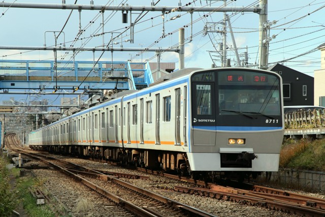 Tokyo Railway Labyrinth: Train in Yokohama: The Sotetsu 8000 Series