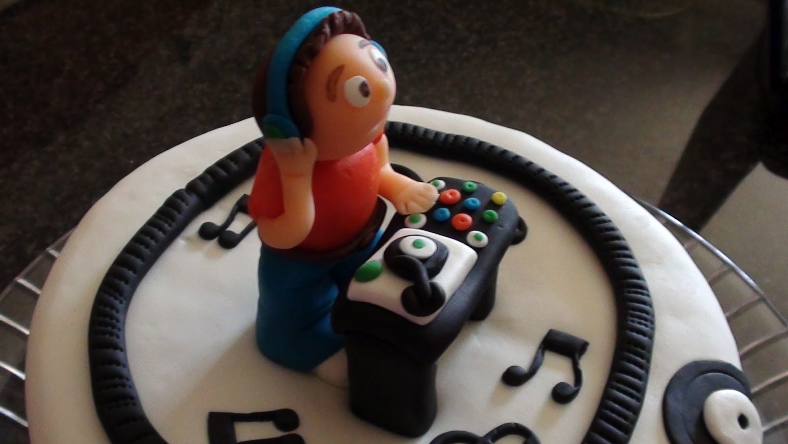 Um pouco de mim...: Bolo DJ do TT