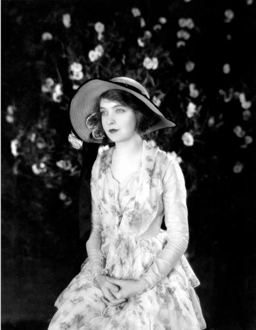 Silence is Platinum: Miss Lillian Gish