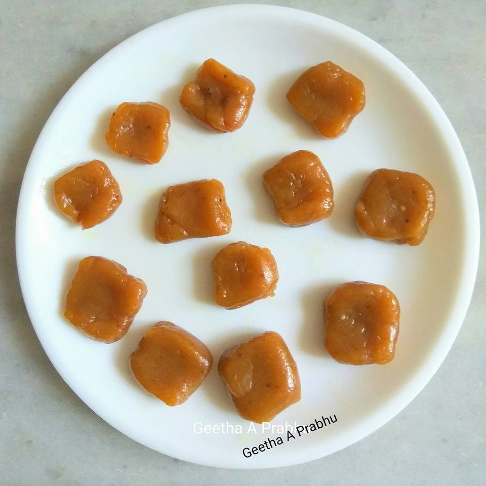 Cooking With Geetha: KELYA HALWO - Konkani sweet dish recipe /BANANA HALWA