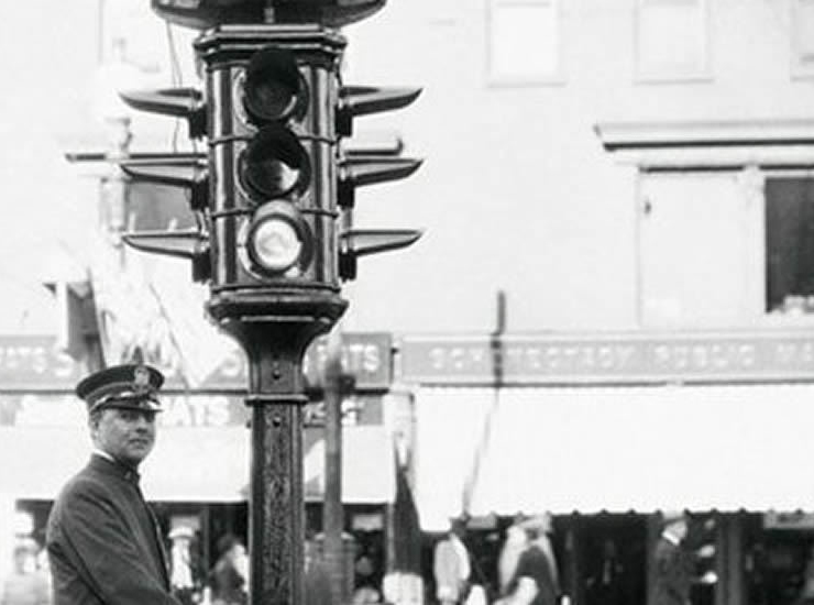 Hoy se celebra el 101 aniversario del primer sistema de semáforo ...