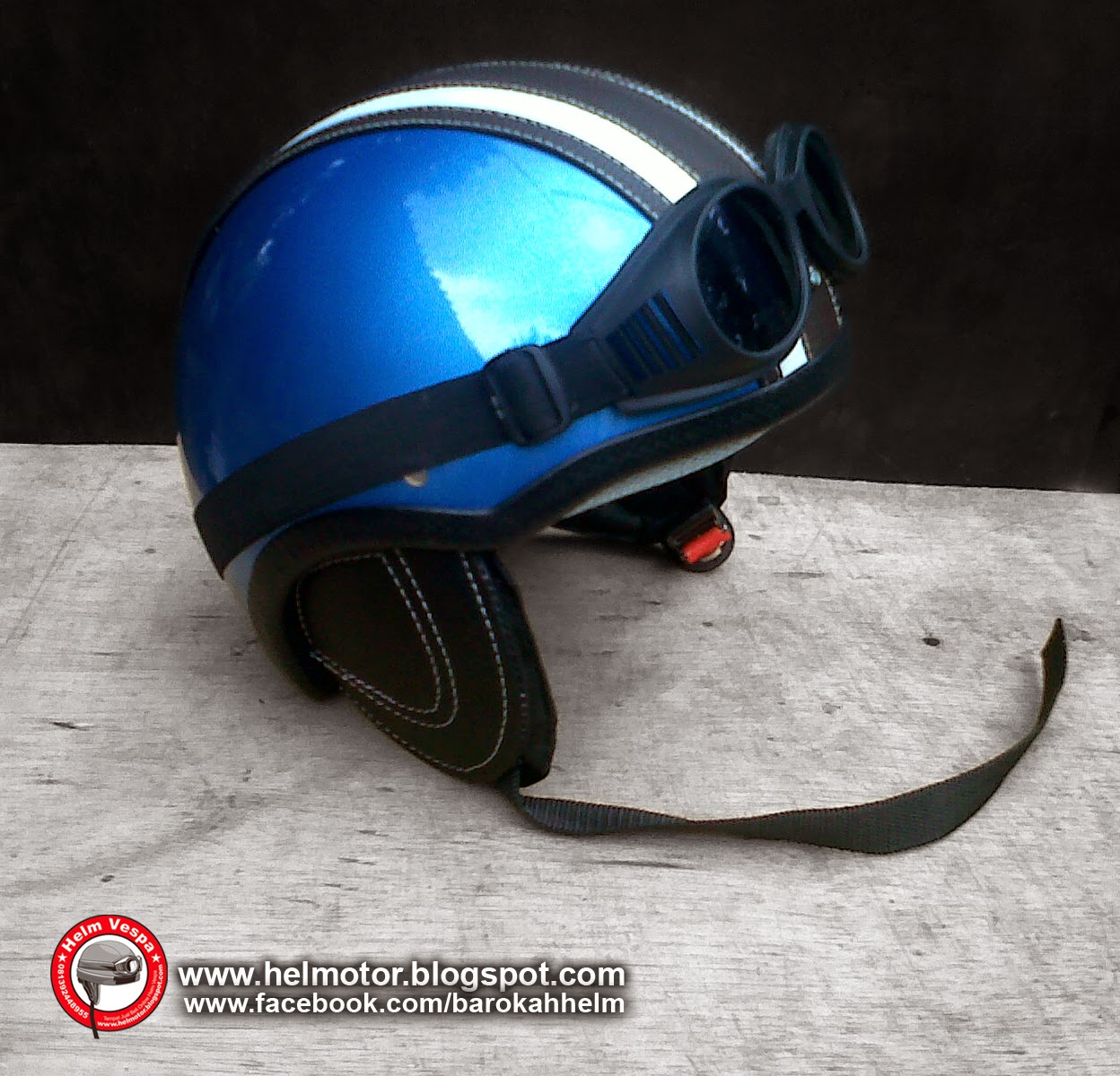 Helm 75 Biru Line BW ~ Helm Vespa