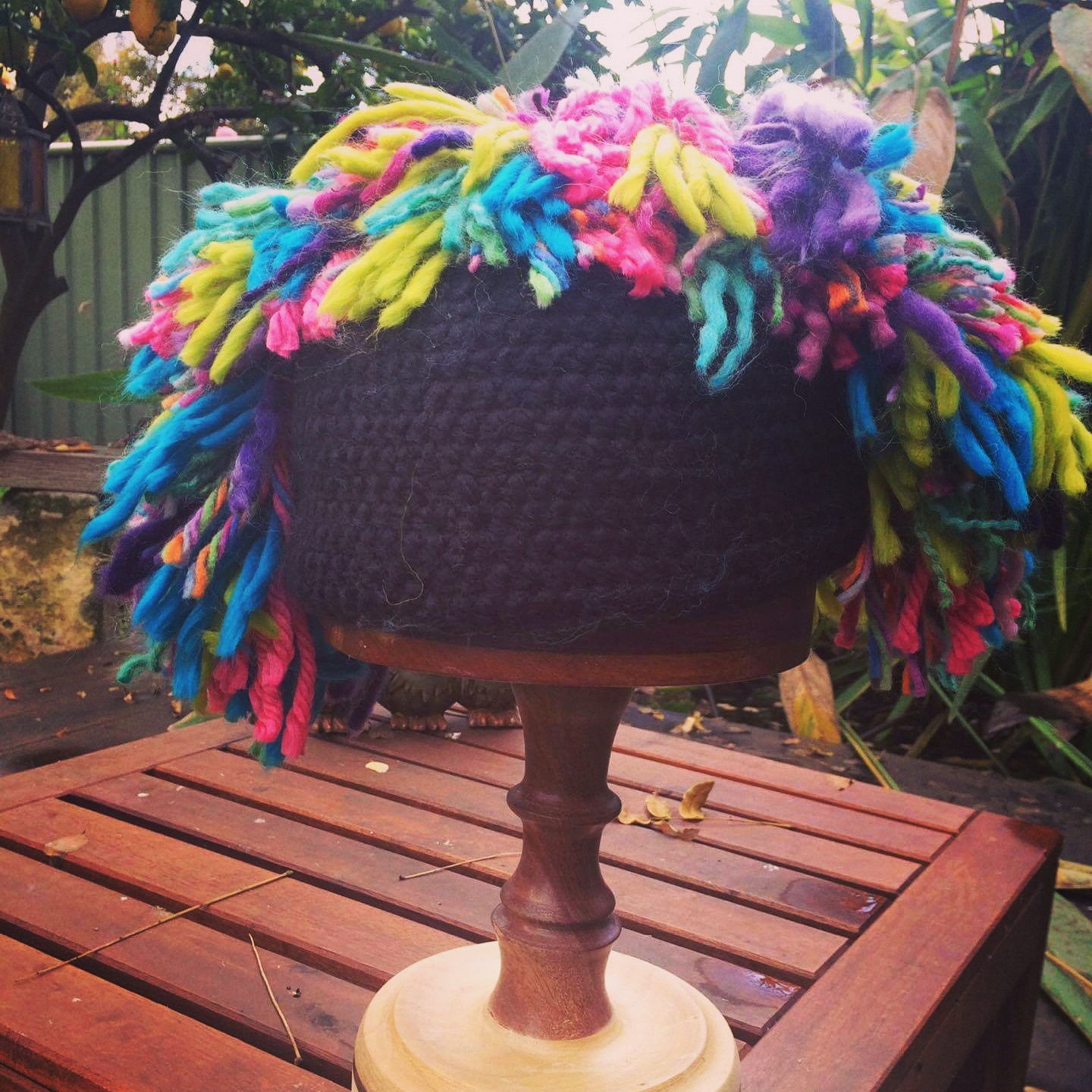 tea and craft: The Fluffy Rainbow Mohawk Hat