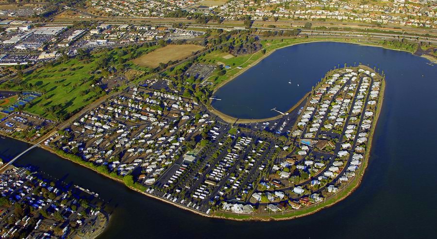 Bruce & Linda's Travel Adventures: Mission Bay RV Resort - Jan 4-Feb 4 2016