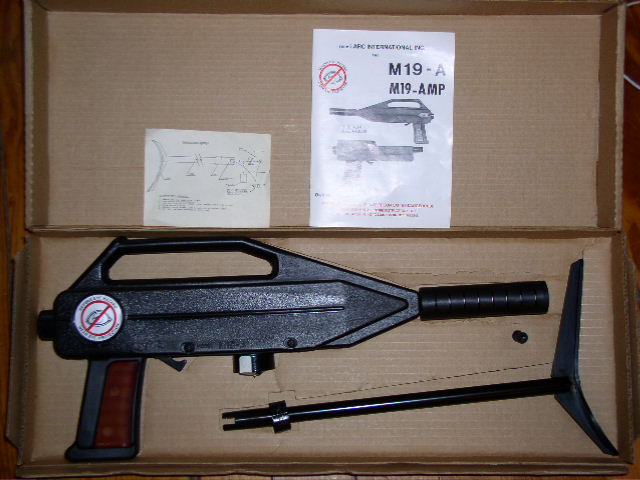 Arms of the 80's: Advertisment of the Day: The LARC BB Submachine Gun