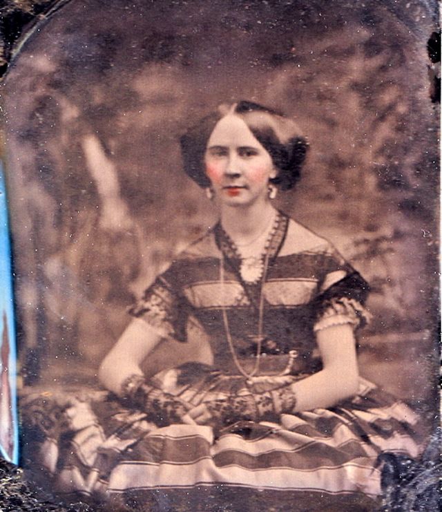 39 Stunning Photos of Upper-Class Girls in the Mid-19th Century ...