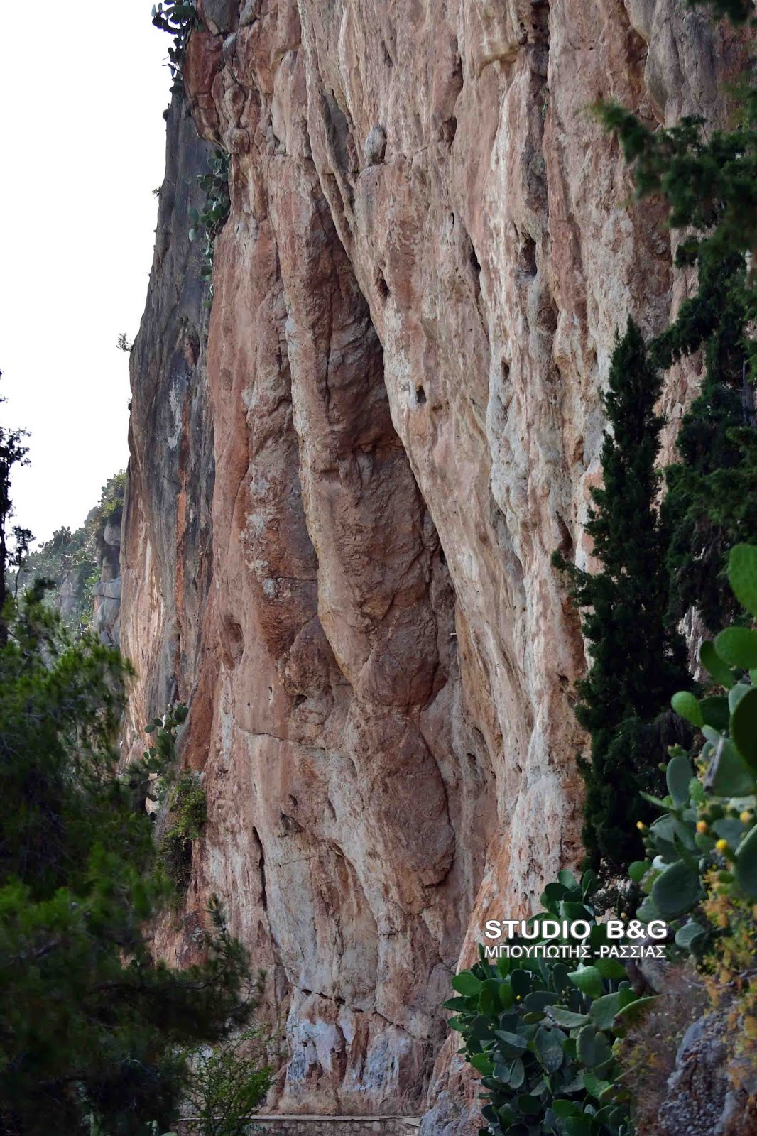 Φωτογραφία: Ναύπλιο- Αναρριχητές και βράχια επικίνδυνα για τους ...