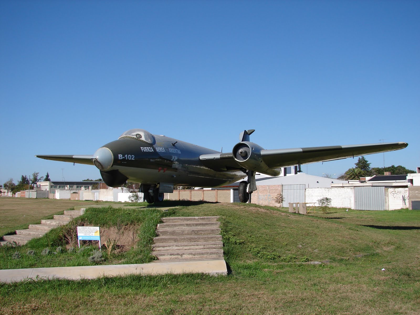 Aeronaves en detalle II: English Electric Bac Canberra (B-102)