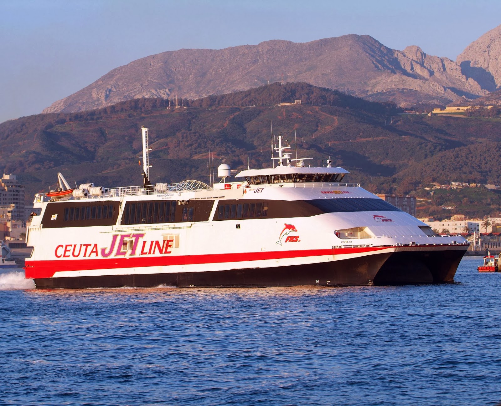 World Wide Ferries: La prensa llega a Ceuta de la mano de FRS