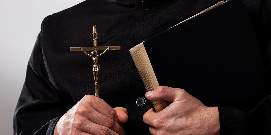 blog del padre hayen: Exorcismo silencioso