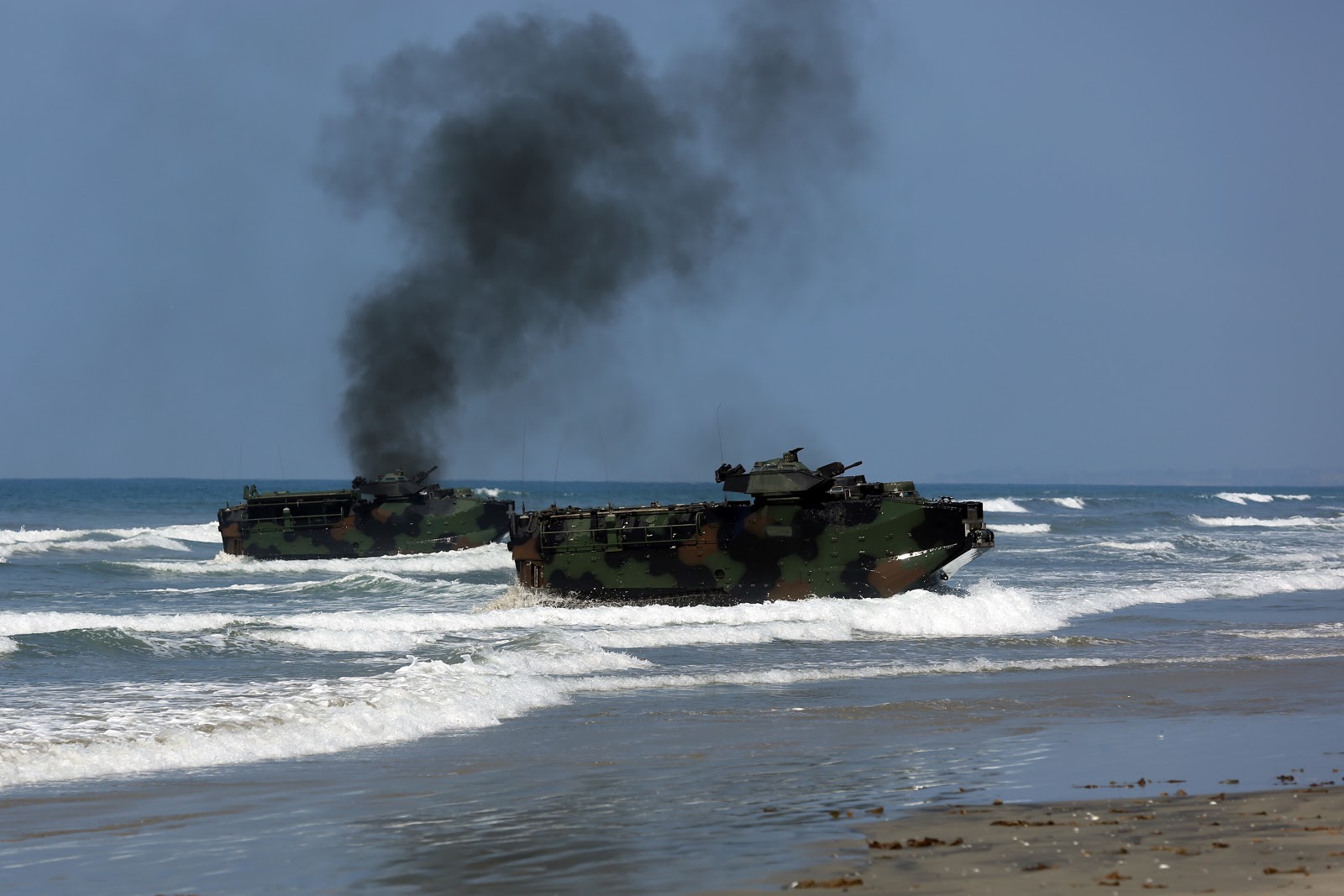 SNAFU!: 3rd Assault Amphibian Battalion surf qual exercise...photos by ...
