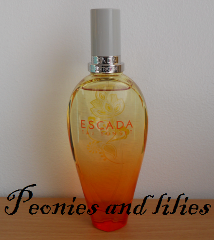 Escada taj sunset perfume | Peonies and lilies