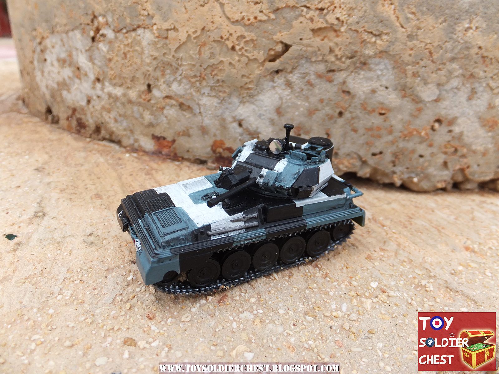 Toy Soldier Chest: Review; Airfix Scorpion / Scimitar Tank 1/76 Model ...