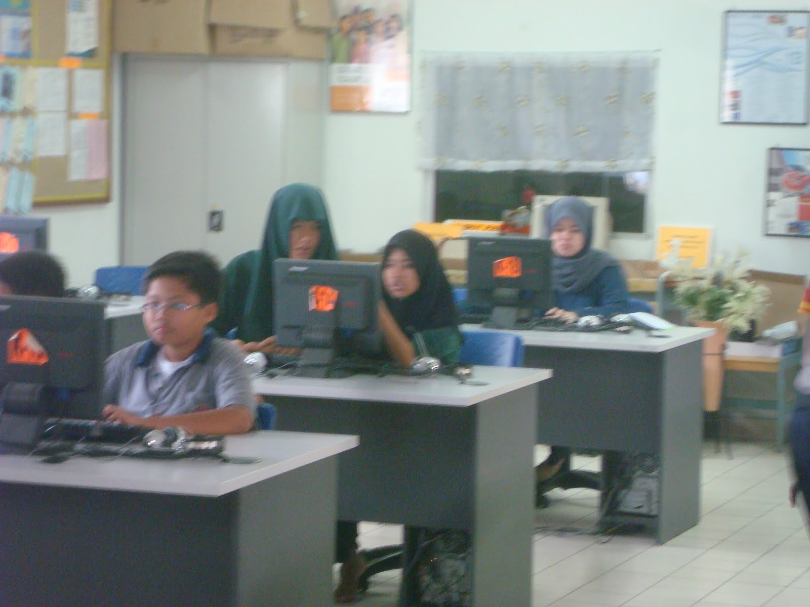 BLOG MAKMAL KOMPUTER SEMESCO: AKTIVITI KELAB ICT