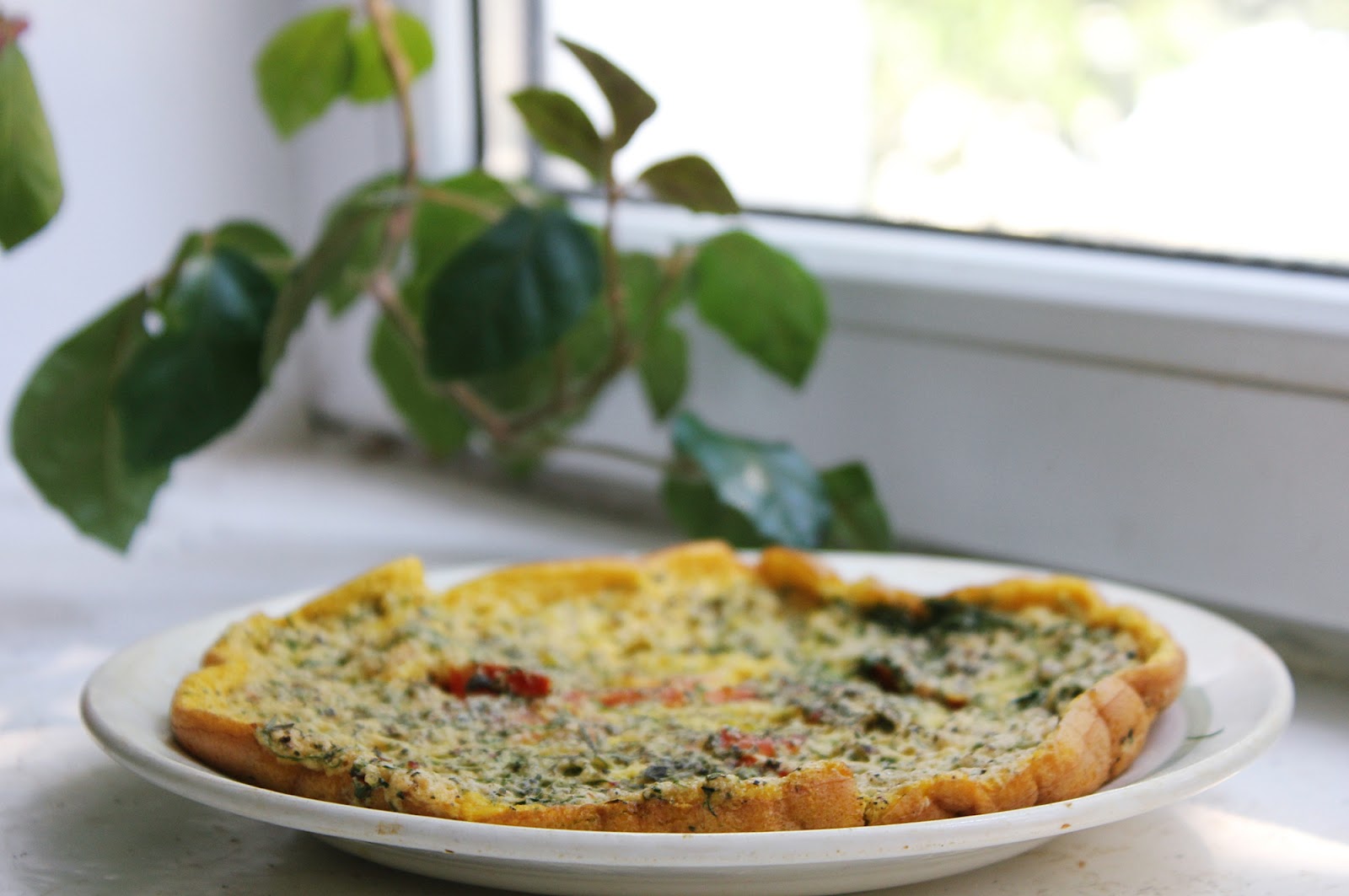 Омлет с помидором и зеленью: MEMOL