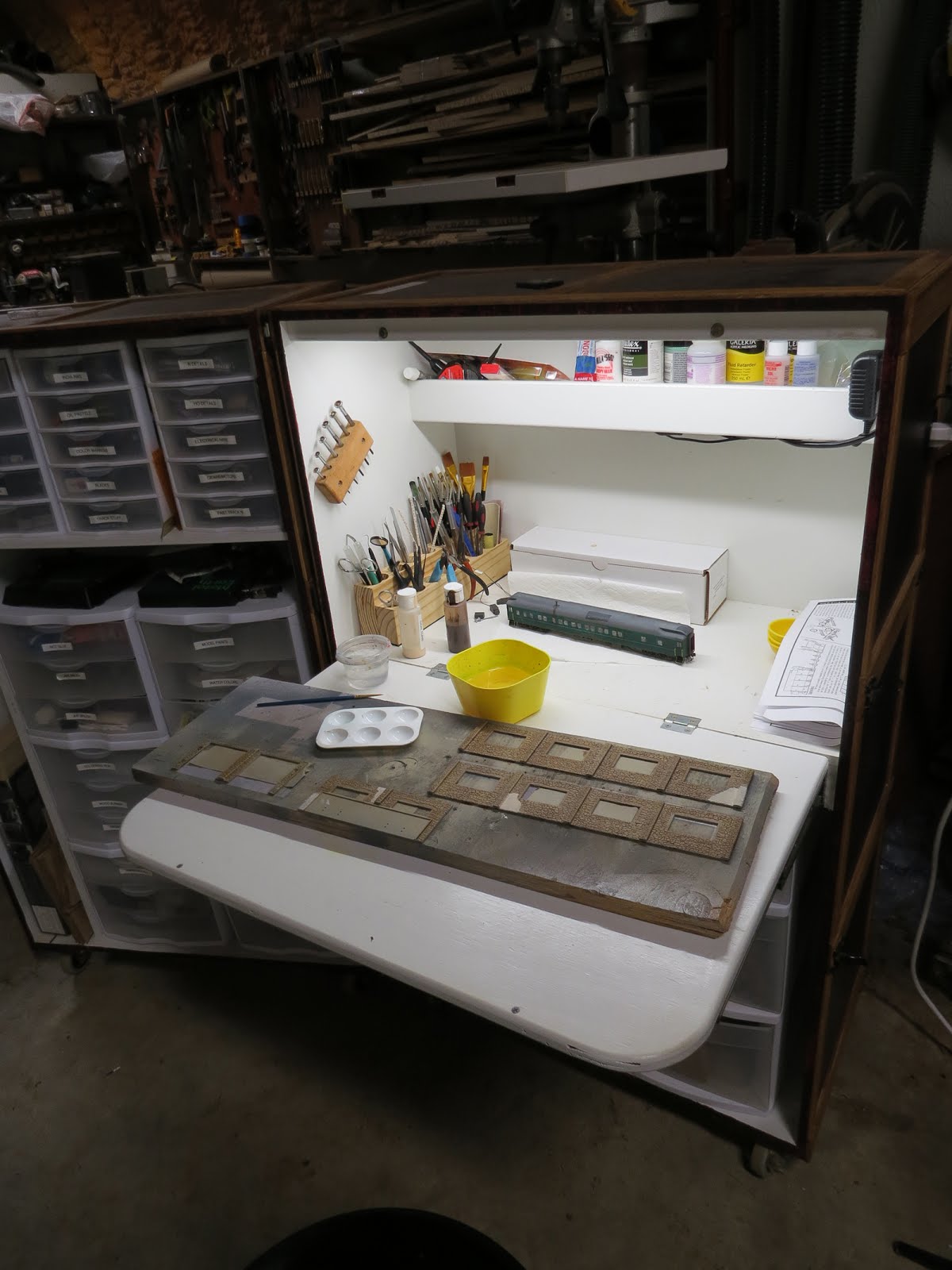 Travels of a Rambling Van: Mobile Hobby/Craft Station