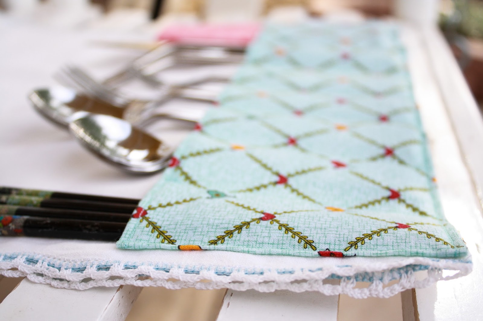 Simple Things Notebook: Make & Listen Along: Family Utensil Wrap