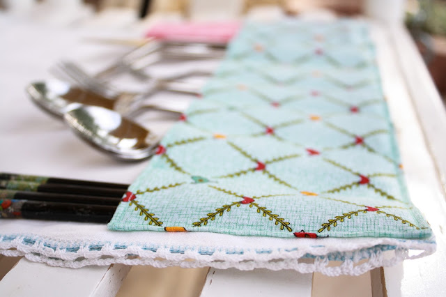 Simple Things Notebook: Make & Listen Along: Family Utensil Wrap