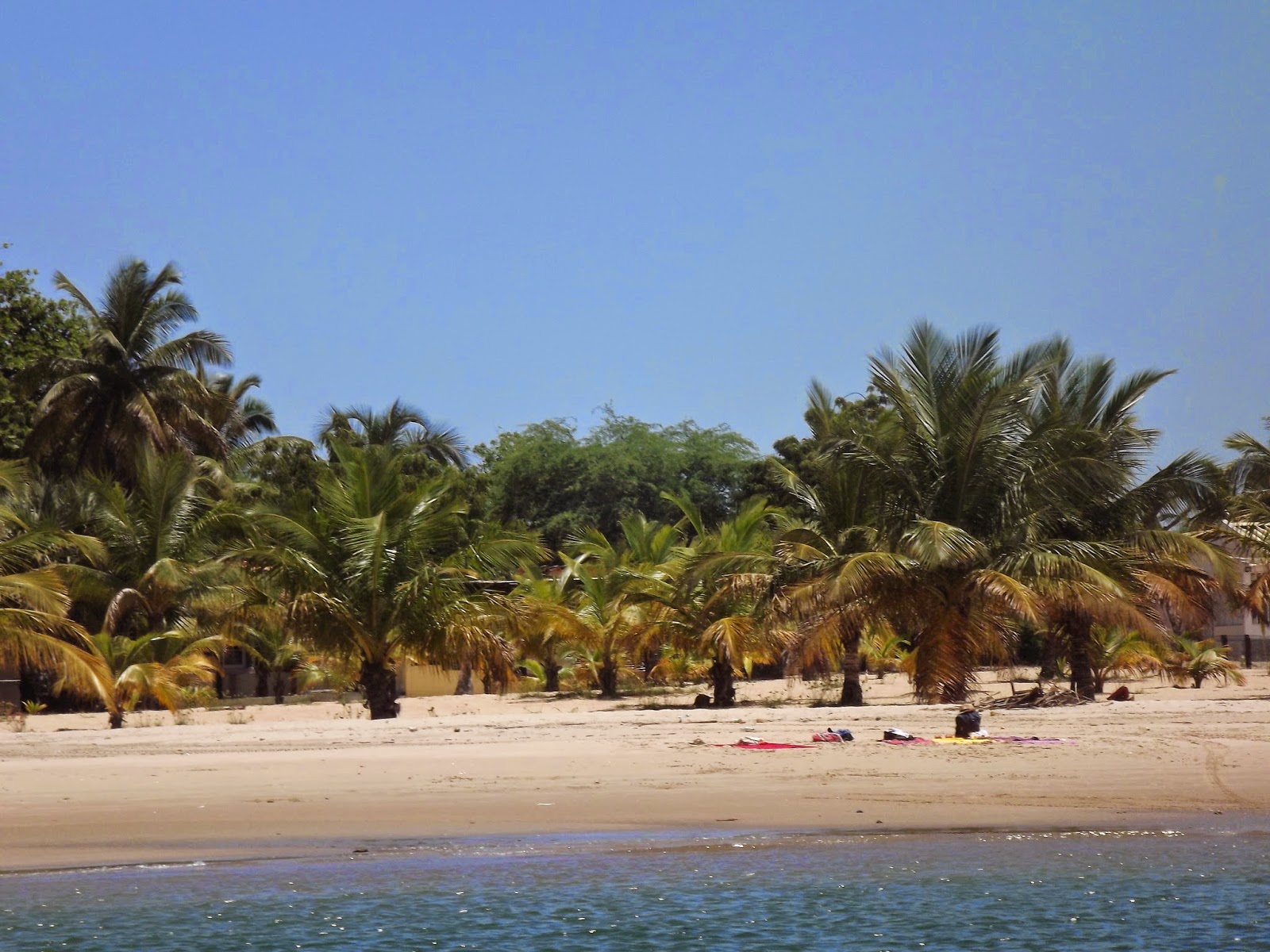 LIVRES PENSANTES: O Mar de Angola, Mar de muitos mares