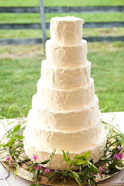 Greer Loves: Ranch Wedding Inspiration: Cakes