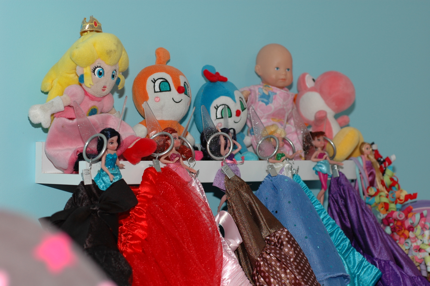 A busy lizzie life: DIY Tutu Organizer Kids' Shelf