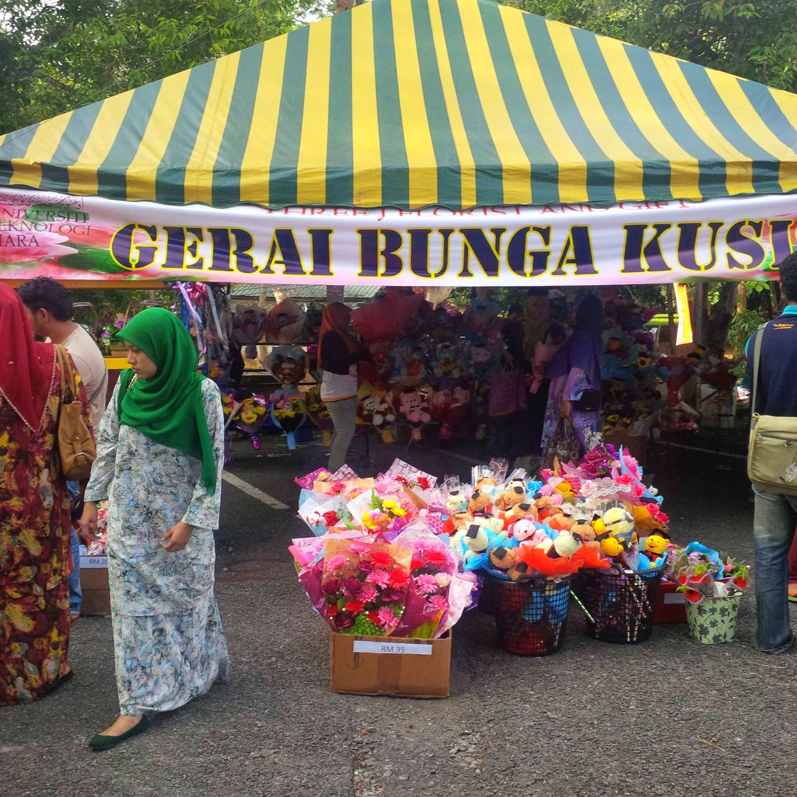 Konvokesyen - Bunga dan Cenderamata: UiTM EVENT: Suasana Konvo UiTM ...