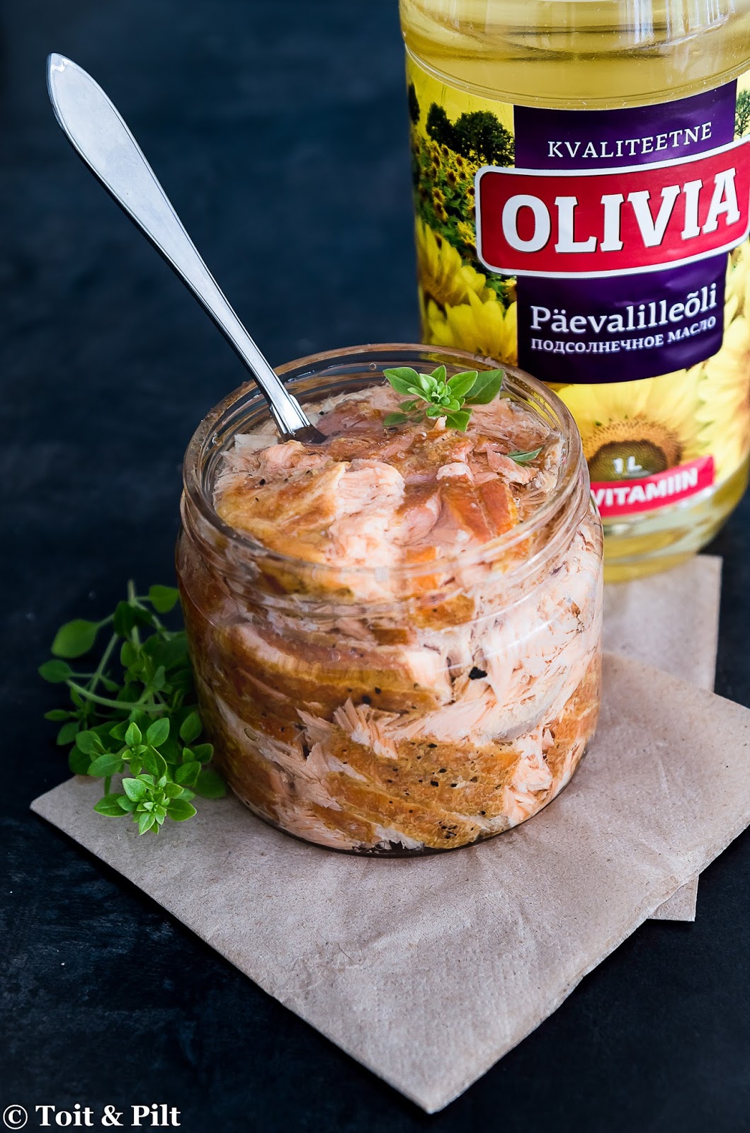 TOIT & PILT: Suitsukala purki ja võileivale