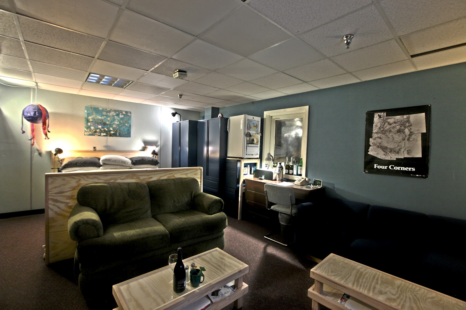 Mike on the Ice: Cool McMurdo Dorm Rooms