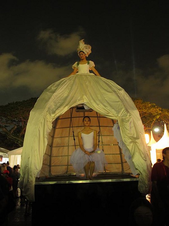 INTERASHION: INSTALLAZIONI DI MODA - FASHION INSTALLATIONS