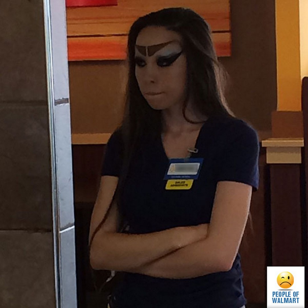 Chuck's Fun Page 2: Scene at Walmart - 20 images